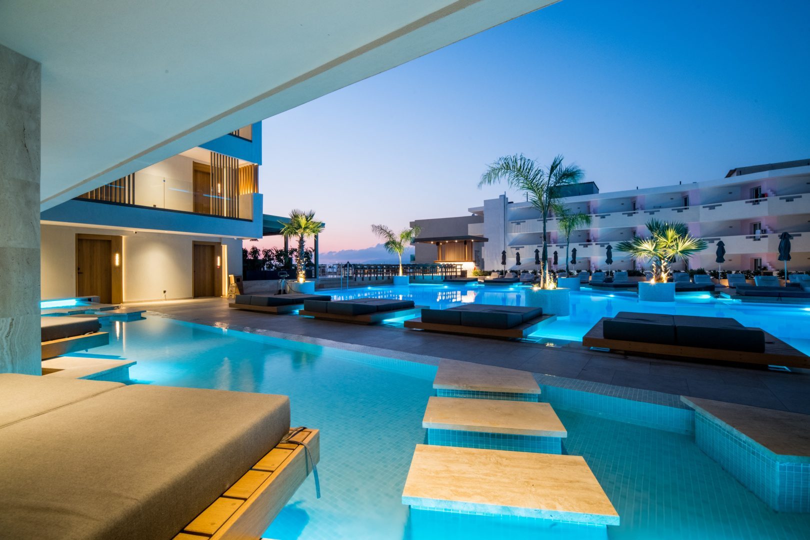 transfers to Akasha Beach Hotel & Spa from Heraklion Airport